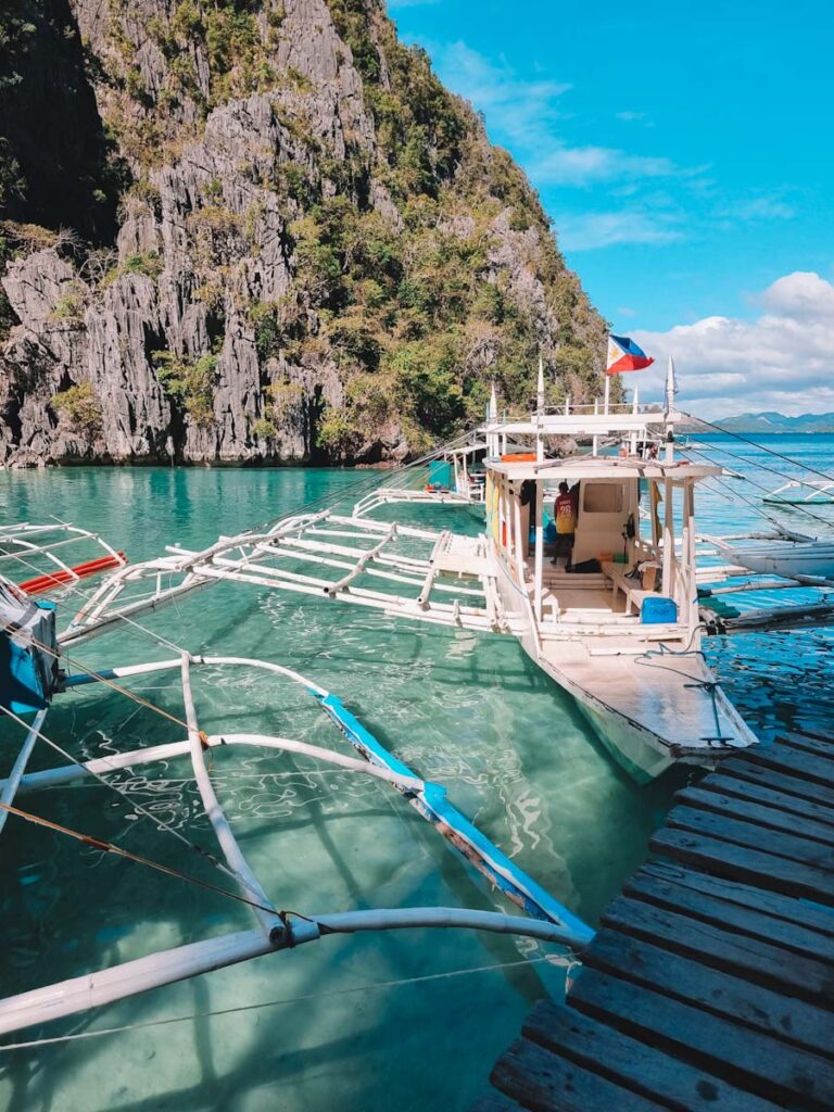How to organise your private boat tour in Coron 2024 | Stamping Passports